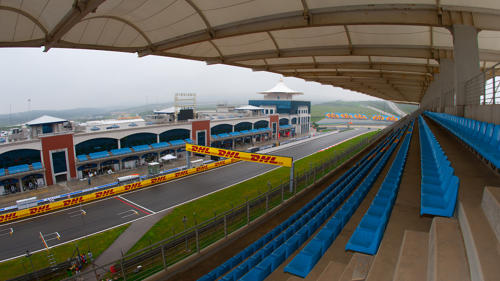 Istanbul-Main-Grandstand – El Otro Lado de las Carreras